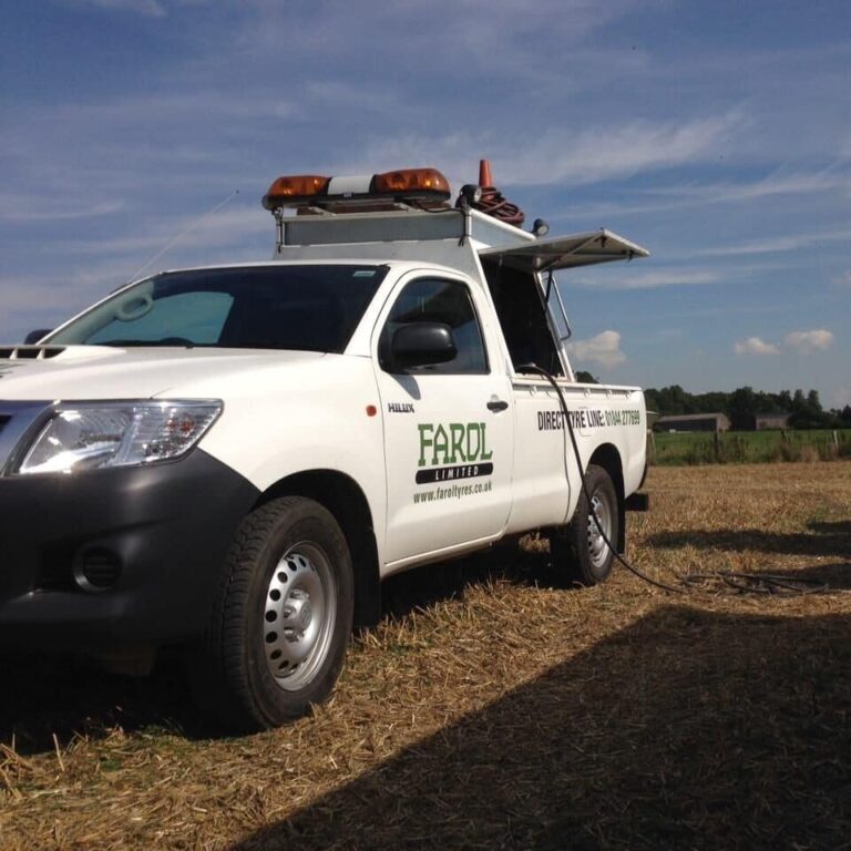 Contact - NEWARK - Farol