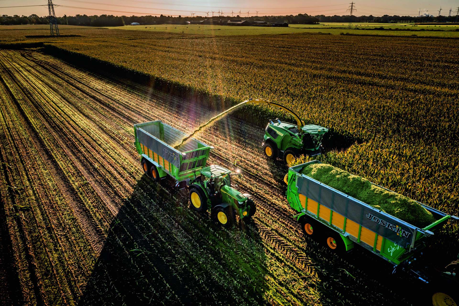 John Deere Unveils New F8 and F9 Self-Propelled Forage Harvesters - Farol